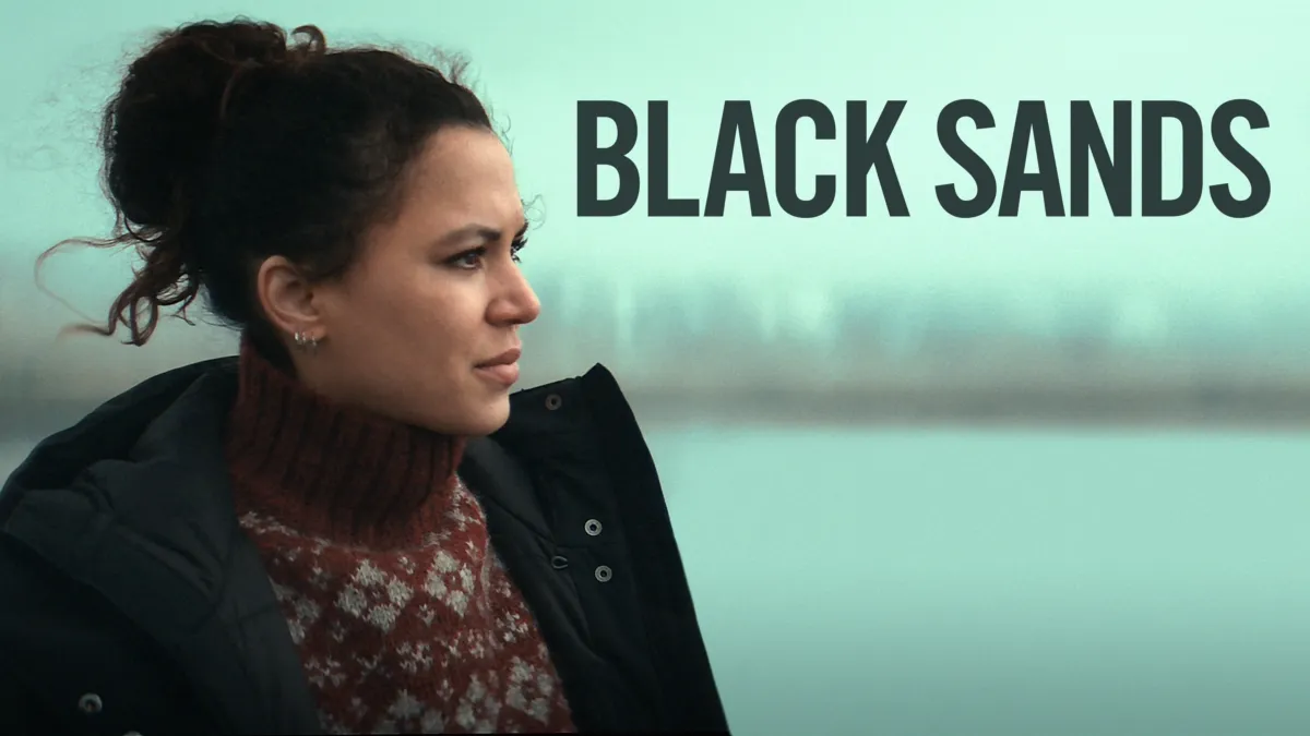 观看Black Sands | Disney+