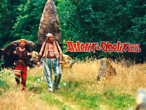 Se Asterix and Obelix take on Caesar | Disney+