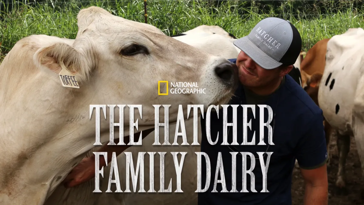 Kijk de volledige afleveringen van The Hatcher Family Dairy | Disney+