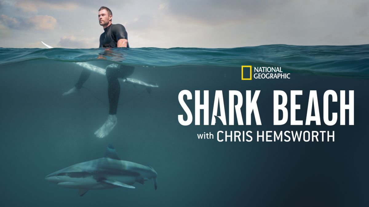 Δείτε το «Shark Beach with Chris Hemsworth» | Disney+